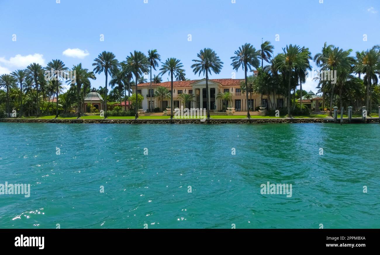 Luxurious mansion in Miami Beach, florida, U.S.A Stock Photo - Alamy