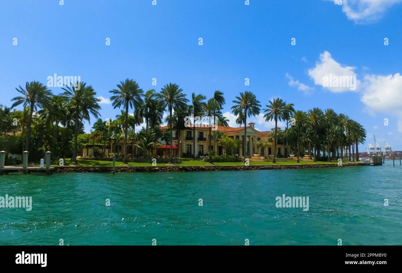 Luxurious mansion in Miami Beach, florida, U.S.A Stock Photo - Alamy