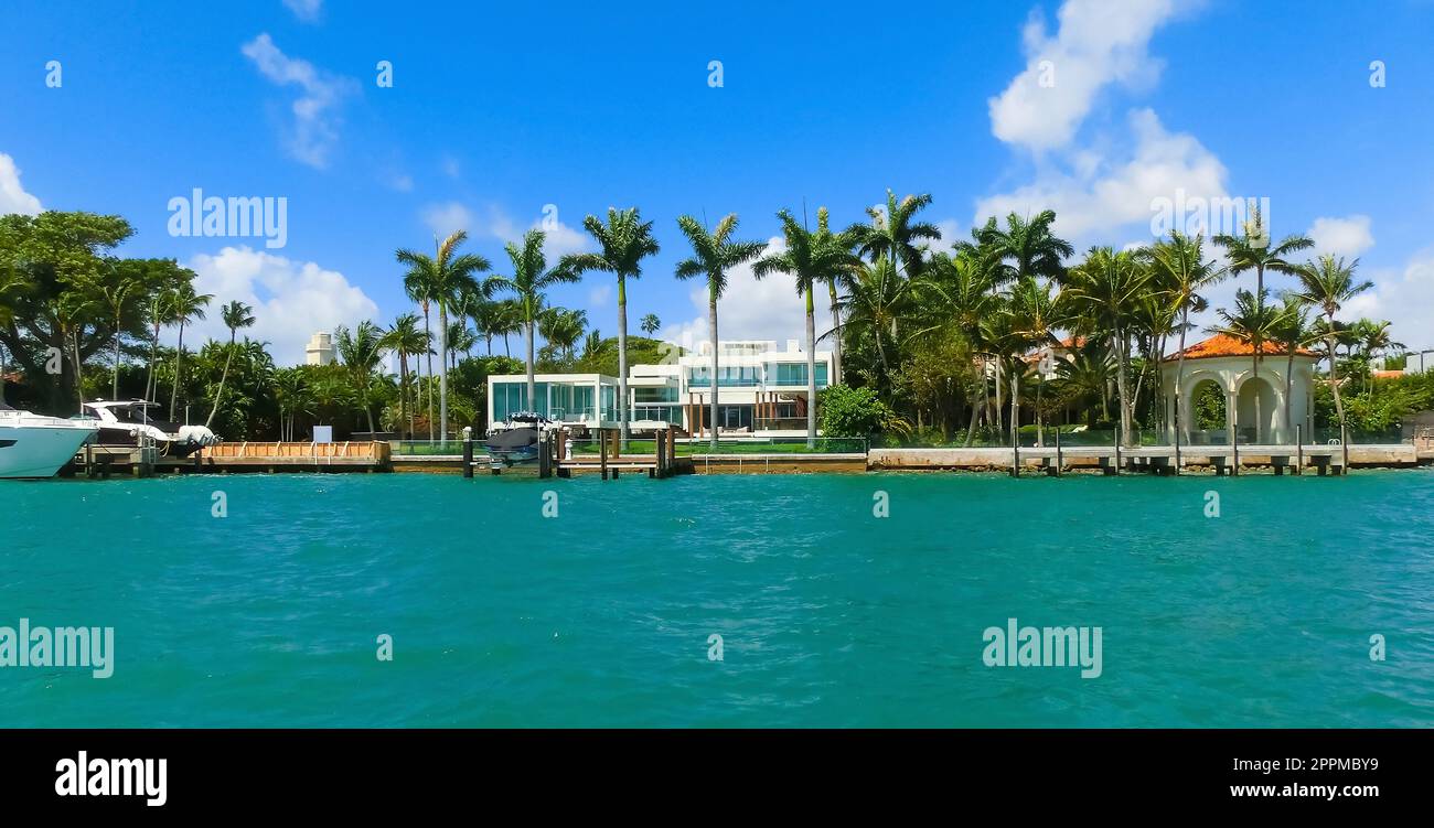 Luxurious mansion in Miami Beach, florida, U.S.A Stock Photo - Alamy