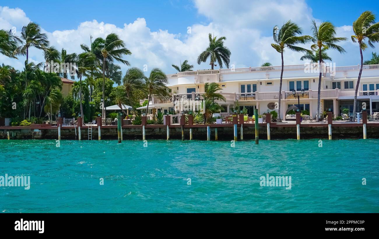 Luxurious mansion in Miami Beach, florida, U.S.A Stock Photo - Alamy
