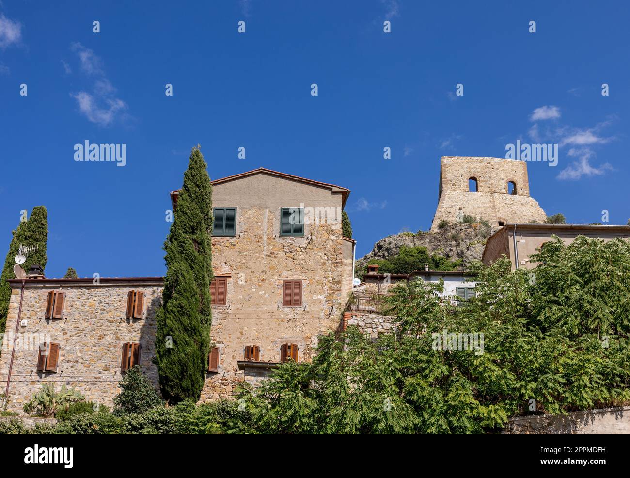 Montemassi a fortified village in the province of Grosseto. Italy Stock ...