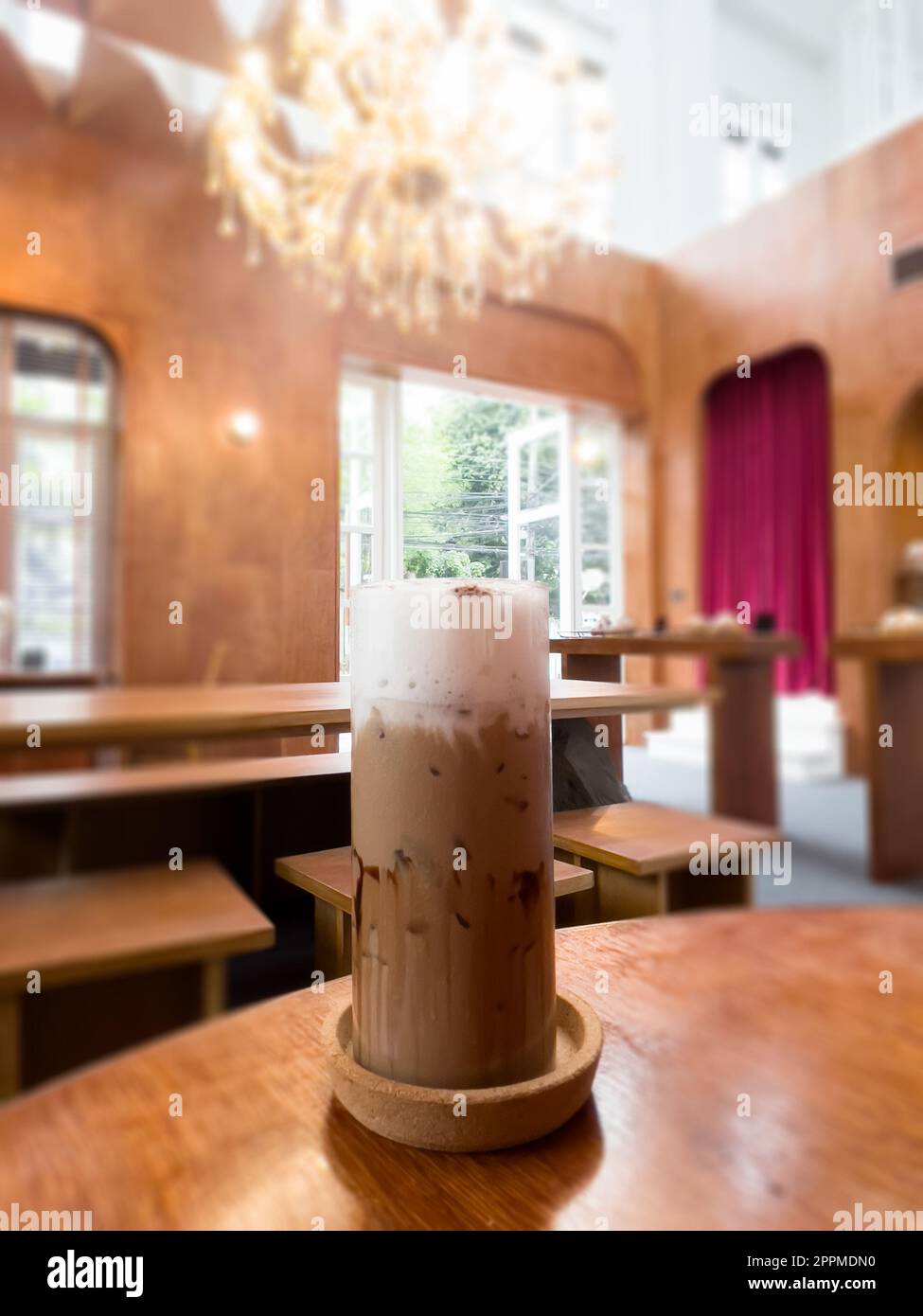 Table shop hi-res stock photography and images - Alamy