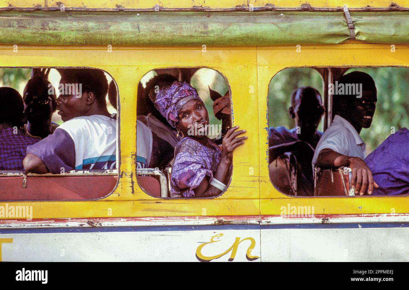 Passengers leaving a bus hi-res stock photography and images - Alamy