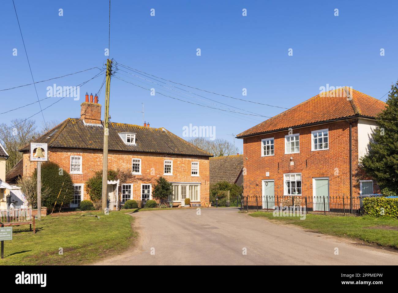 Attractive old cottages in the village of Middleton, Suffolk. UK Stock ...