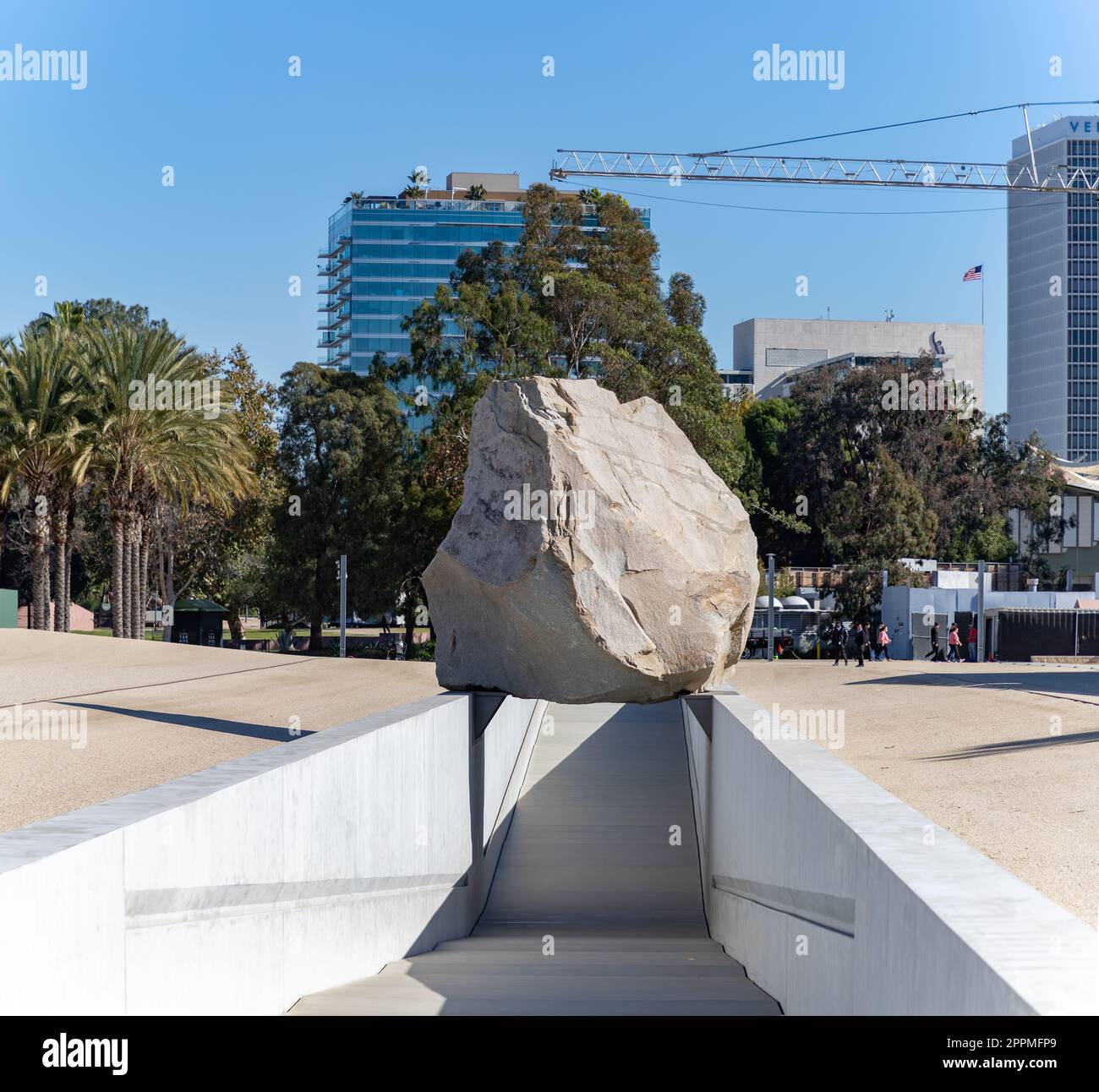 Levitated mass by michael heizer hi-res stock photography and images ...