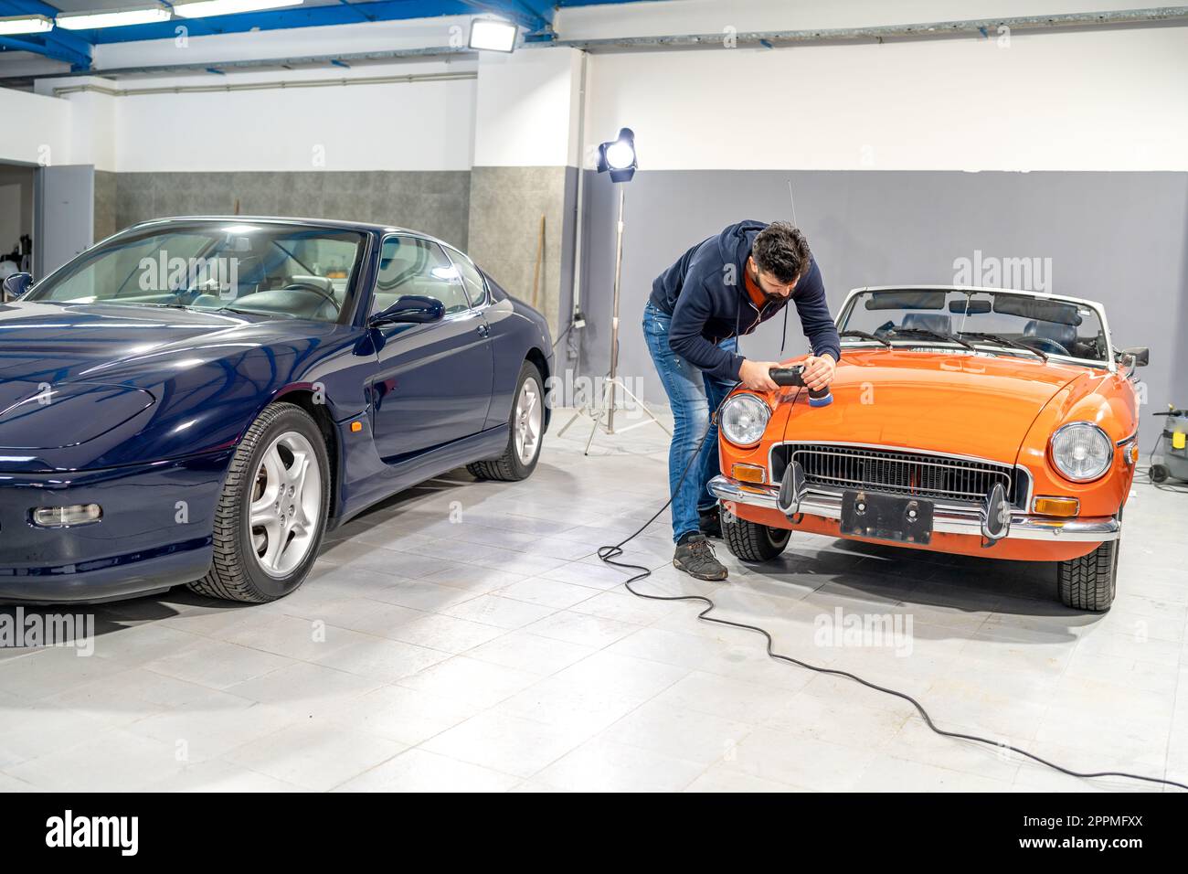 Professional car wash detailing hi-res stock photography and images - Alamy