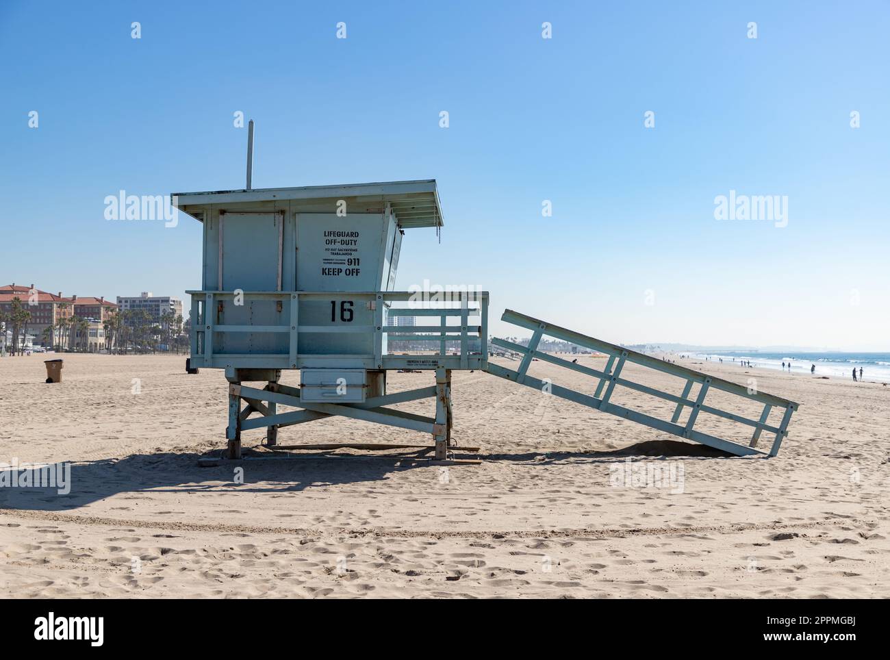 Santa Monica Beach Lifeguard Tower Stock Photo - Alamy