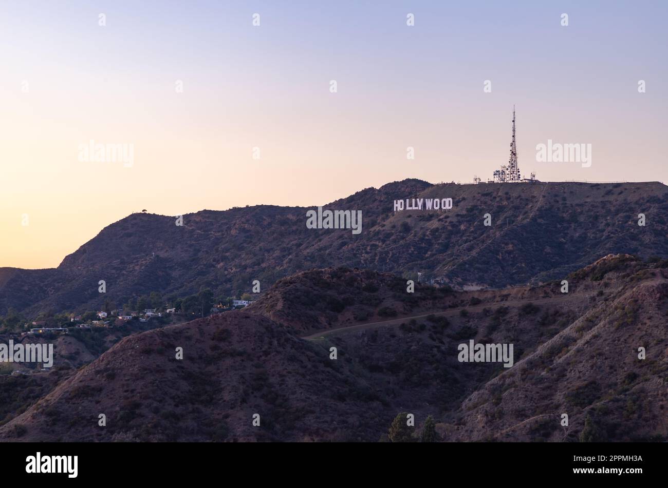 Hollywood hill sign hi-res stock photography and images - Alamy