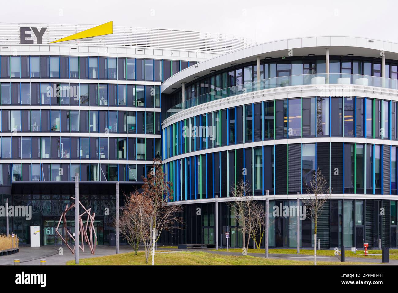 Ey ernst young hi-res stock photography and images - Alamy