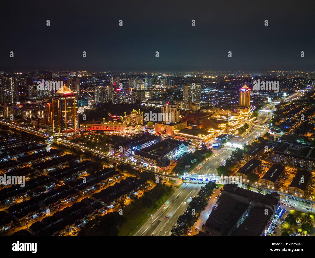 Sunway Pyramid, Sunway Lagoon, Sunway Resort Stock Photo - Alamy