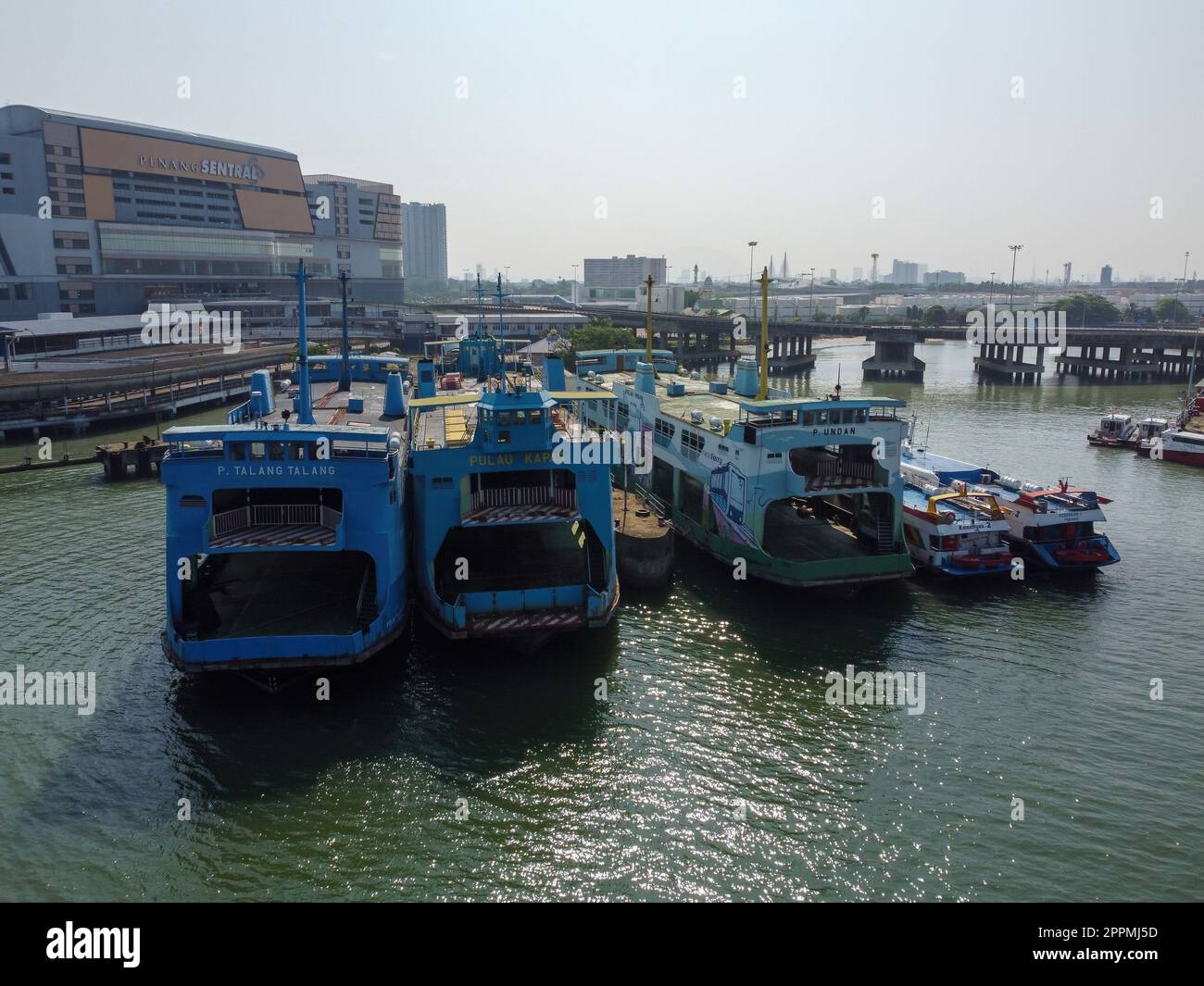 Row ferry hi-res stock photography and images - Alamy