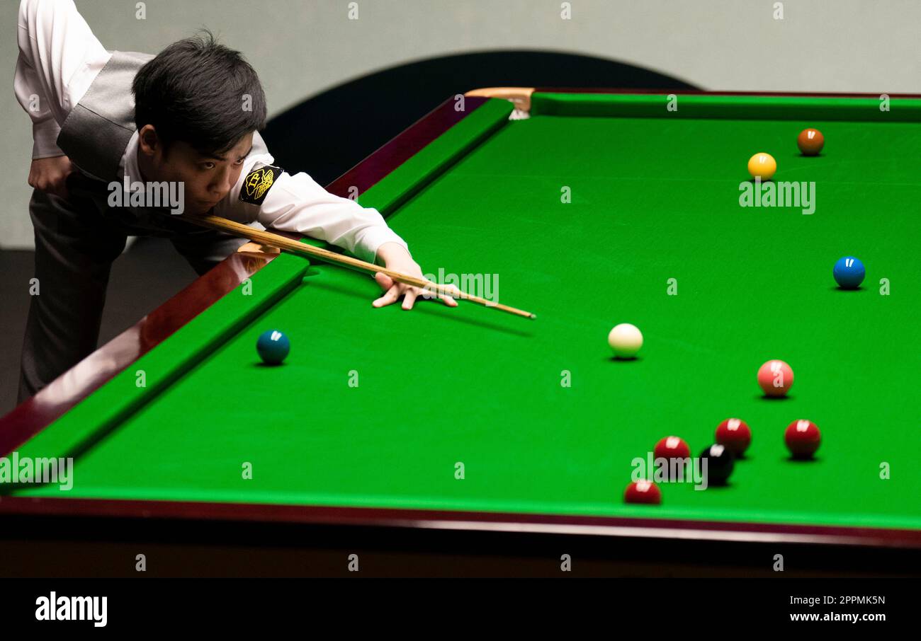 Si Jiahui during his match against Robert Milkins on day ten of the ...