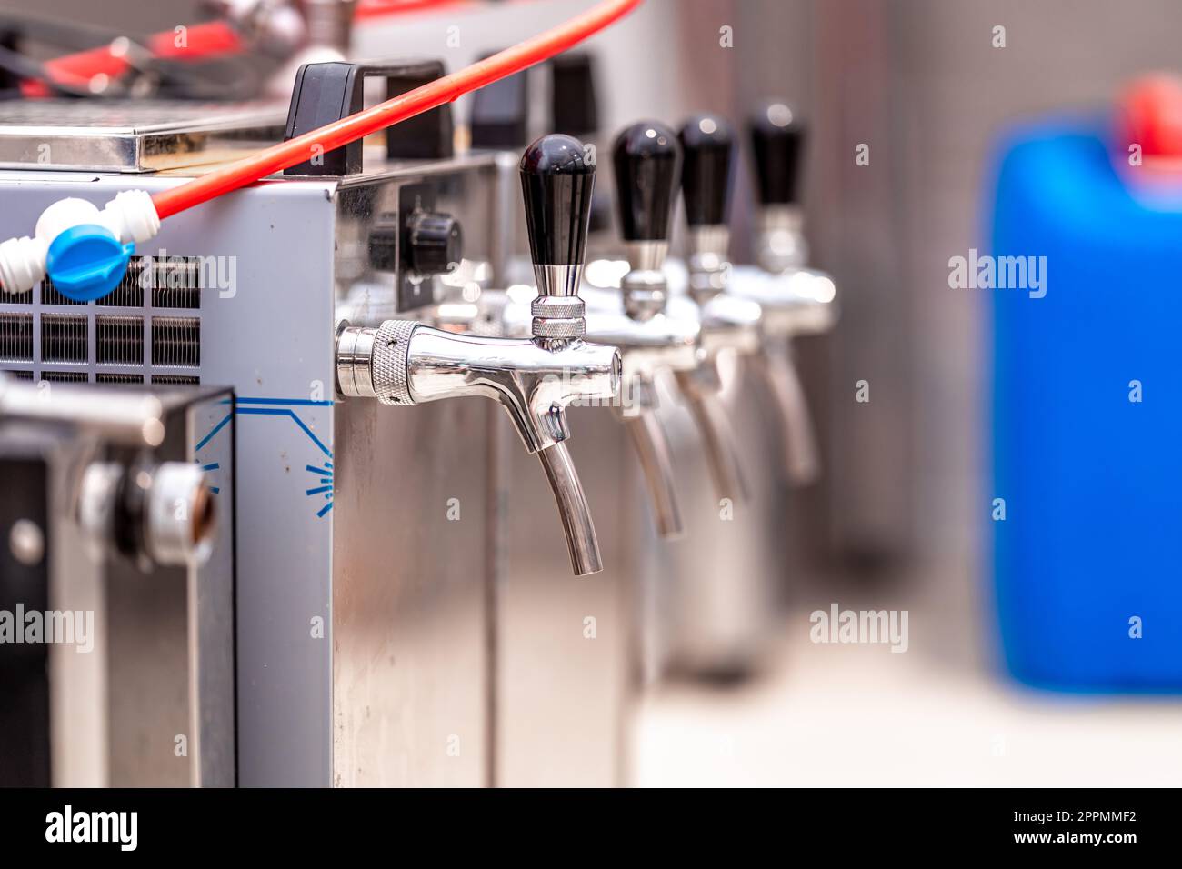 Brewery tap and restaurant hi-res stock photography and images - Alamy