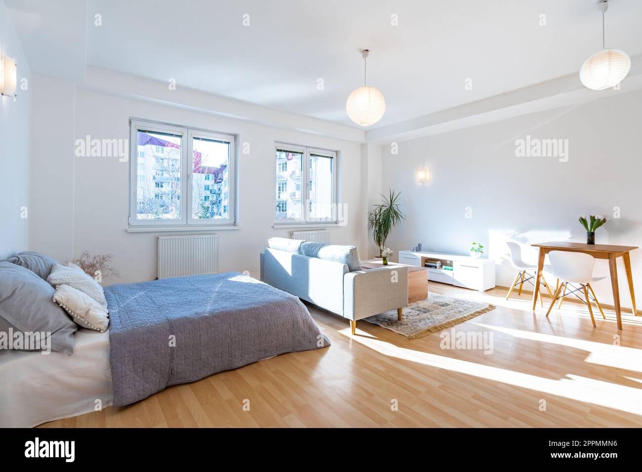 Empty room in indoor building hi-res stock photography and images - Alamy