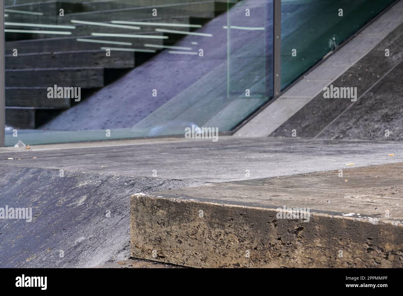 Glass facade germany hi-res stock photography and images - Alamy