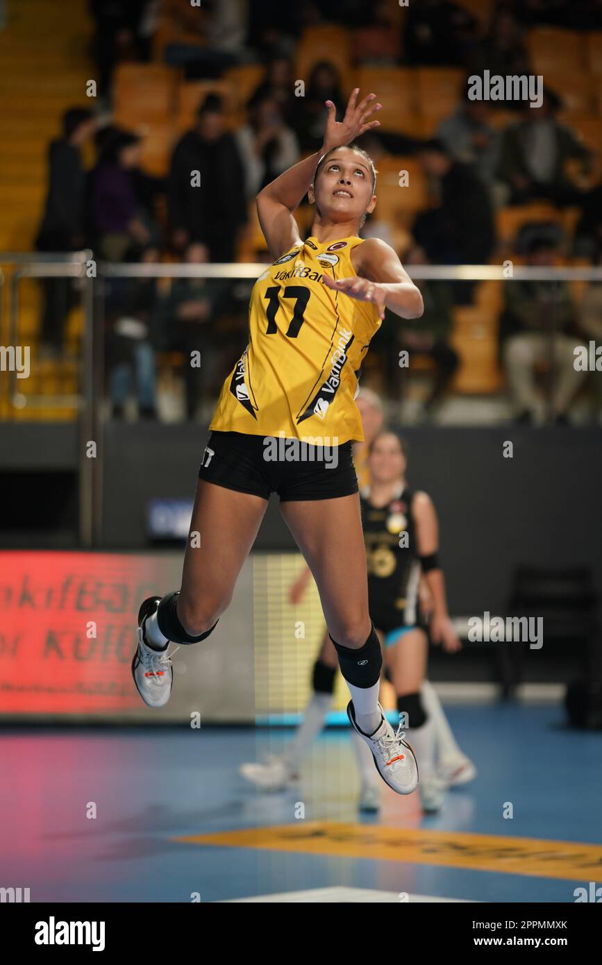 ISTANBUL, TURKIYE - NOVEMBER 27, 2022: Derya Cebecioglu warming up ...