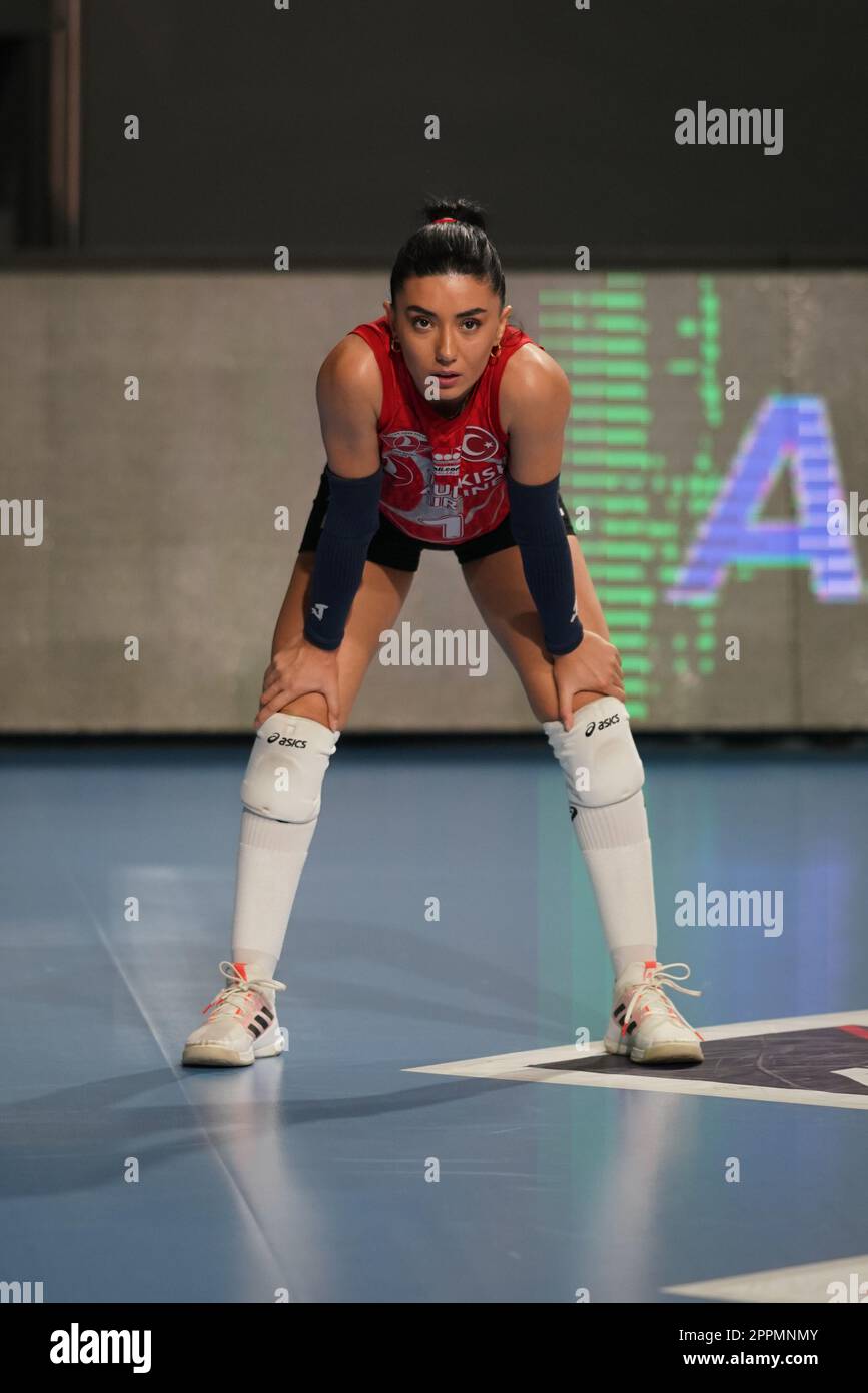 ISTANBUL, TURKIYE - NOVEMBER 27, 2022: Melis Yilmaz warming up before ...