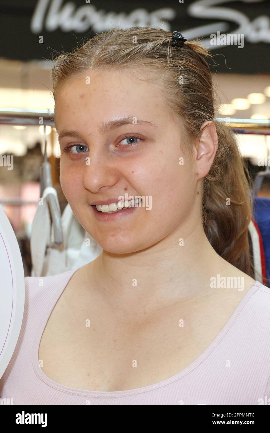 Maria Glocker, Charity-Flohmarkt zu Gunsten der Tribute to Bambi ...