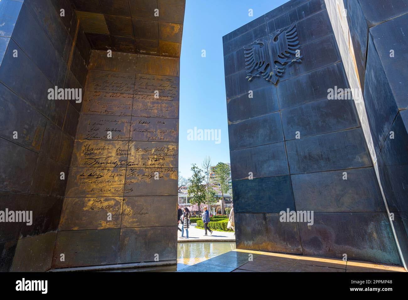 Declaration of independence memorial hi-res stock photography and ...