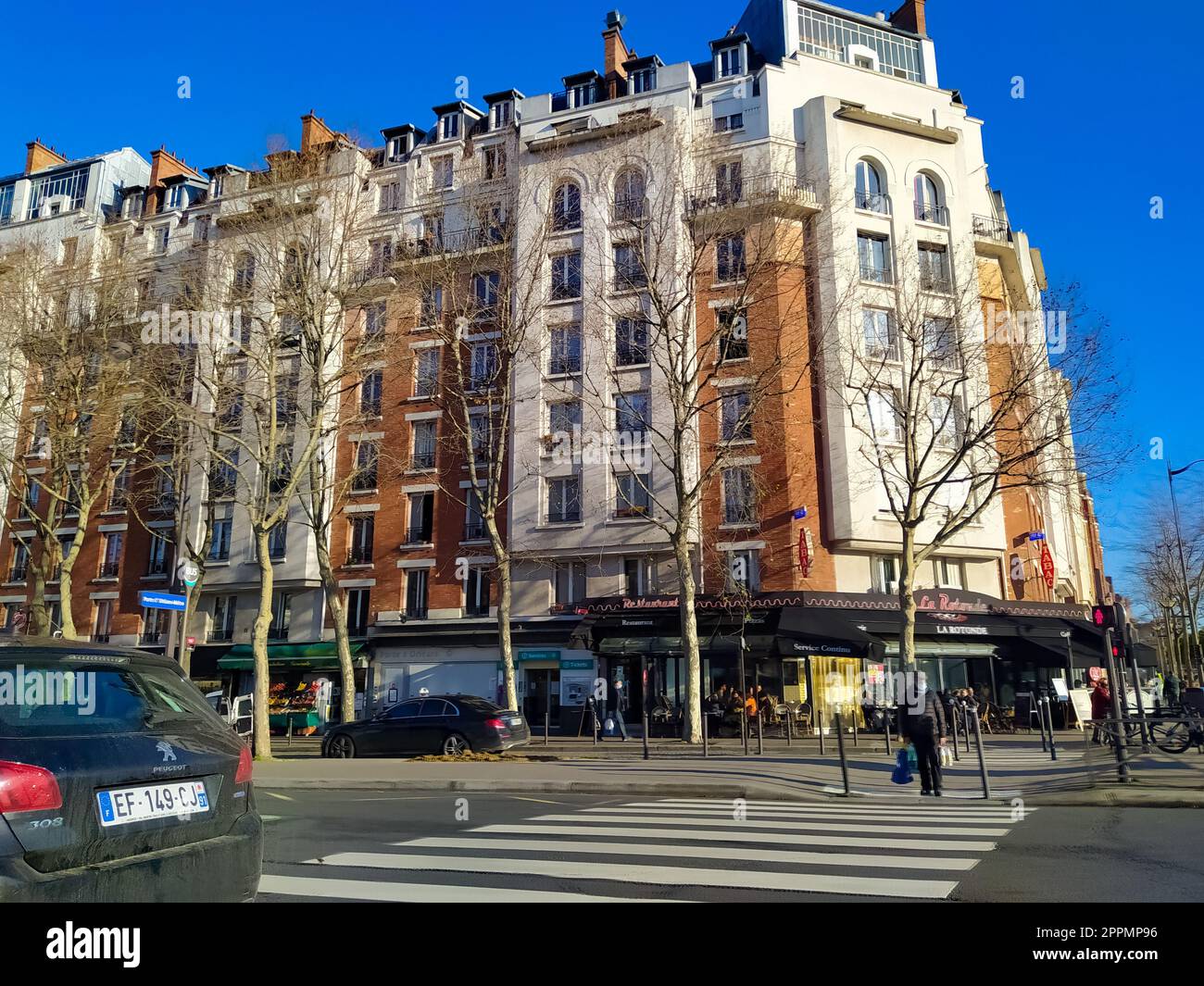 Central paris cityscape hi-res stock photography and images - Alamy