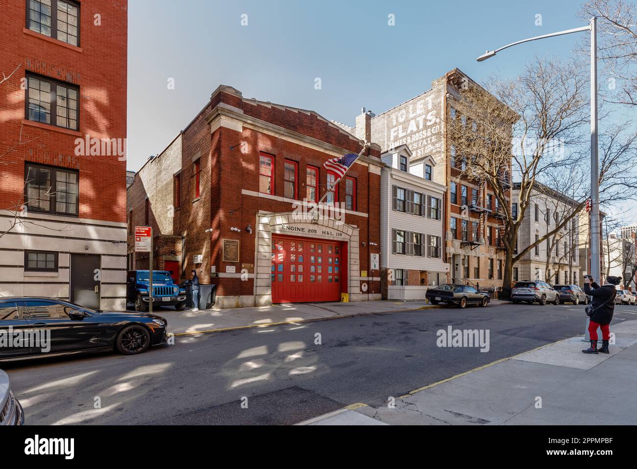 Engine 205 fire station H&L 118 fire station in New York Stock Photo ...