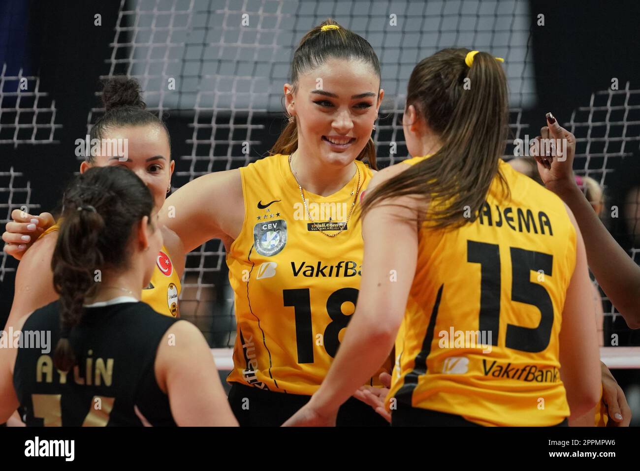 ISTANBUL, TURKIYE - NOVEMBER 27, 2022: Zehra Gunes in Vakifbank vs Turk ...