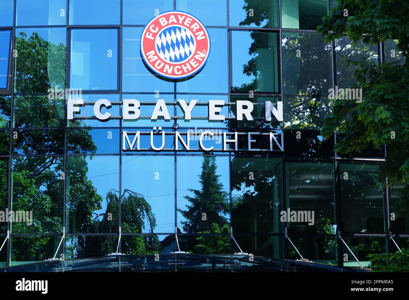 Bayern logo hi-res stock photography and images - Alamy