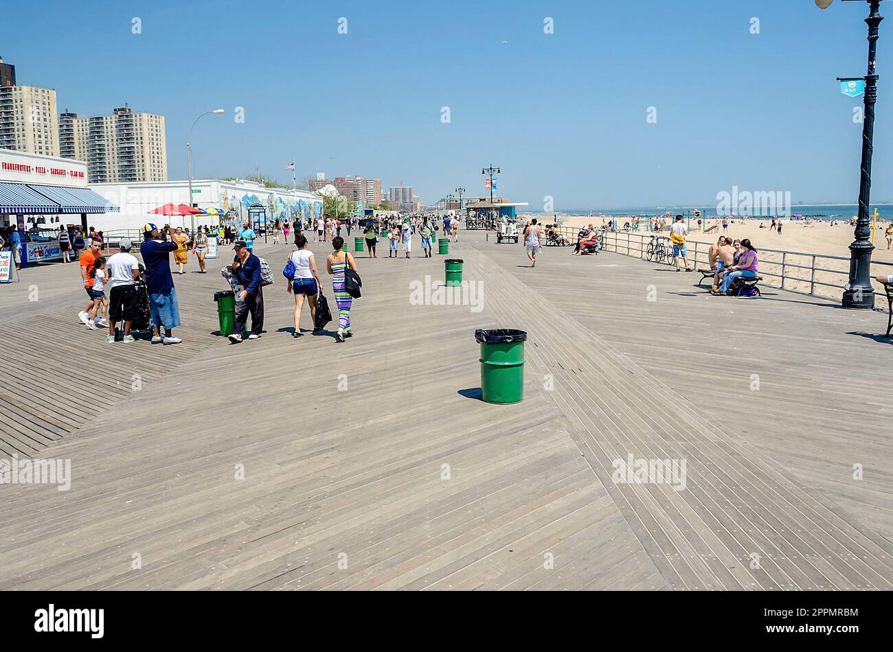Coney island new york retro hi-res stock photography and images - Alamy