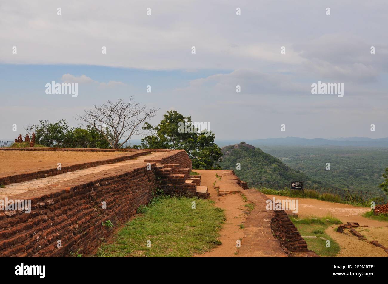Sigirya rock steps hi-res stock photography and images - Alamy
