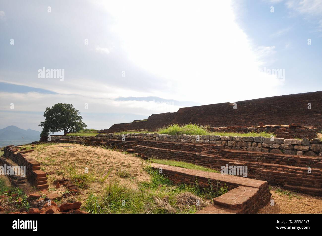 Sigirya rock steps hi-res stock photography and images - Alamy