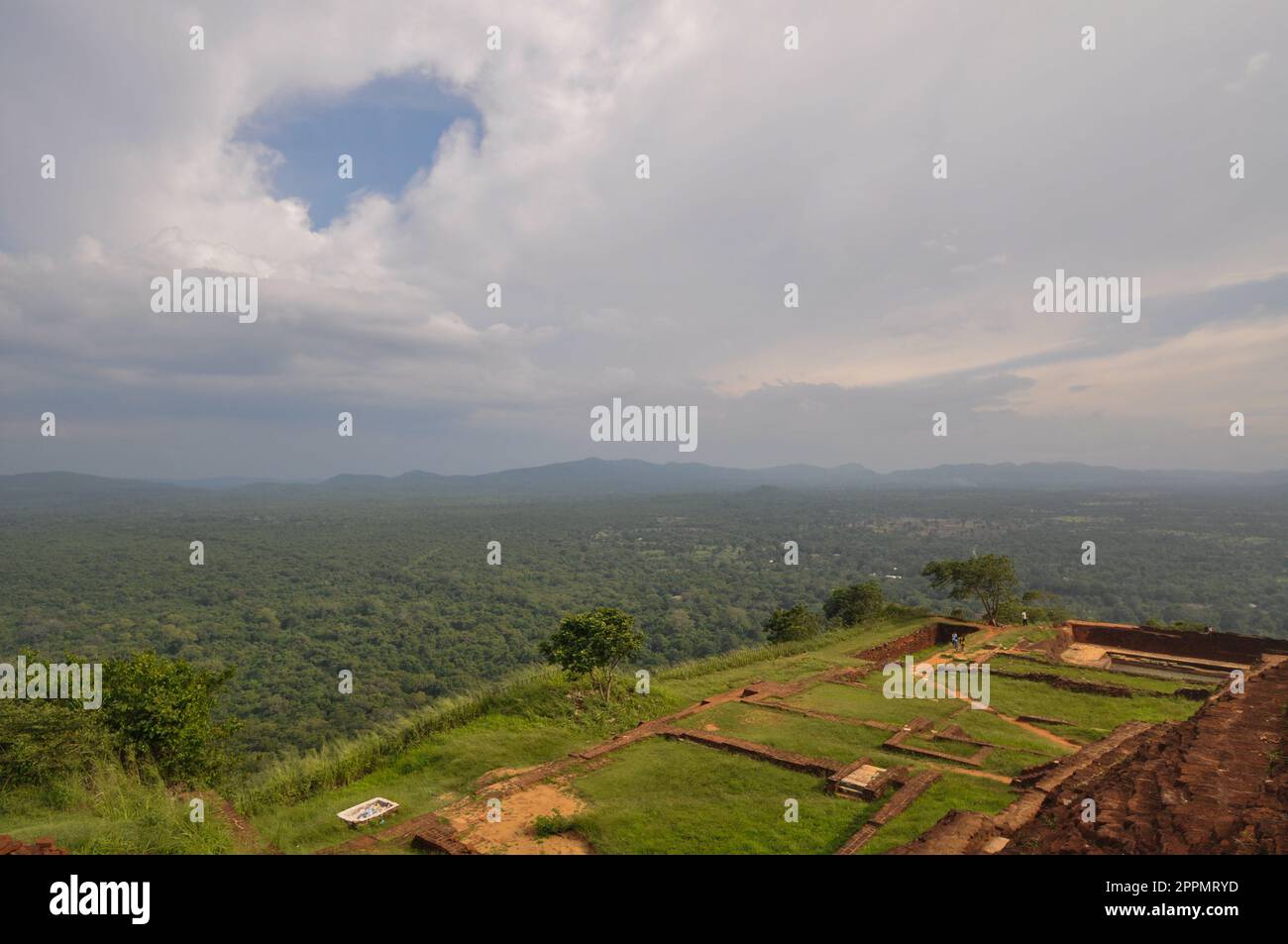 Sigirya rock steps hi-res stock photography and images - Alamy