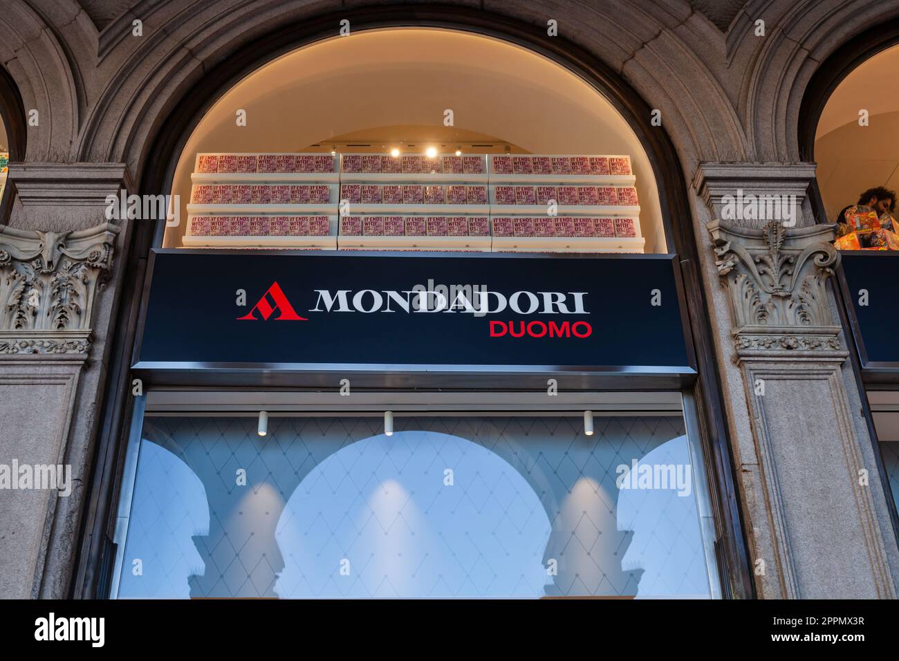 Mondadori book hi-res stock photography and images - Alamy