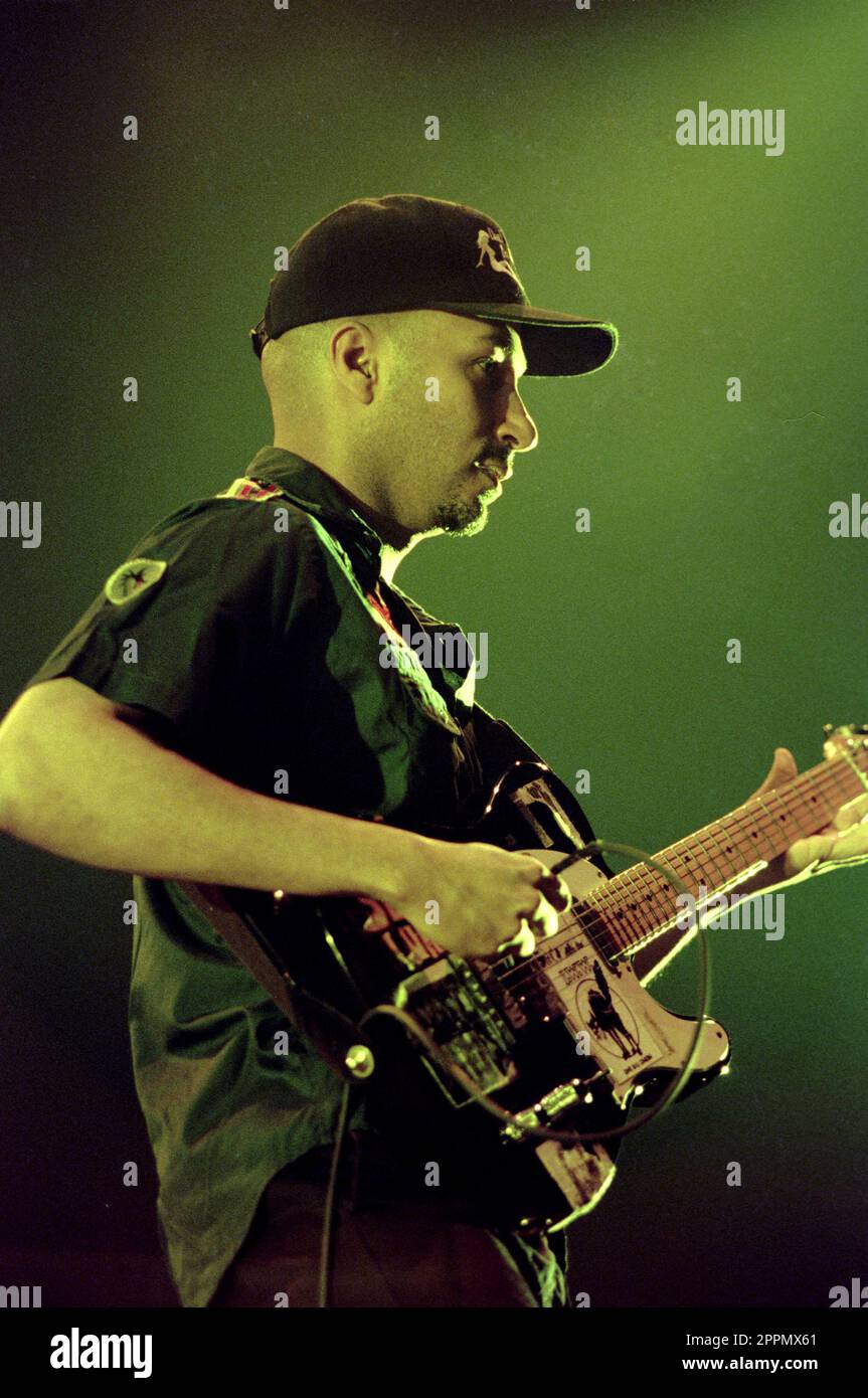 Tom morello photographs 2000 hi-res stock photography and images - Alamy