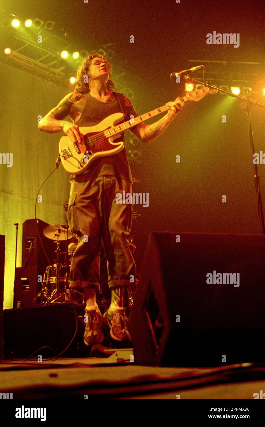 Tim commerford bassit hi-res stock photography and images - Alamy