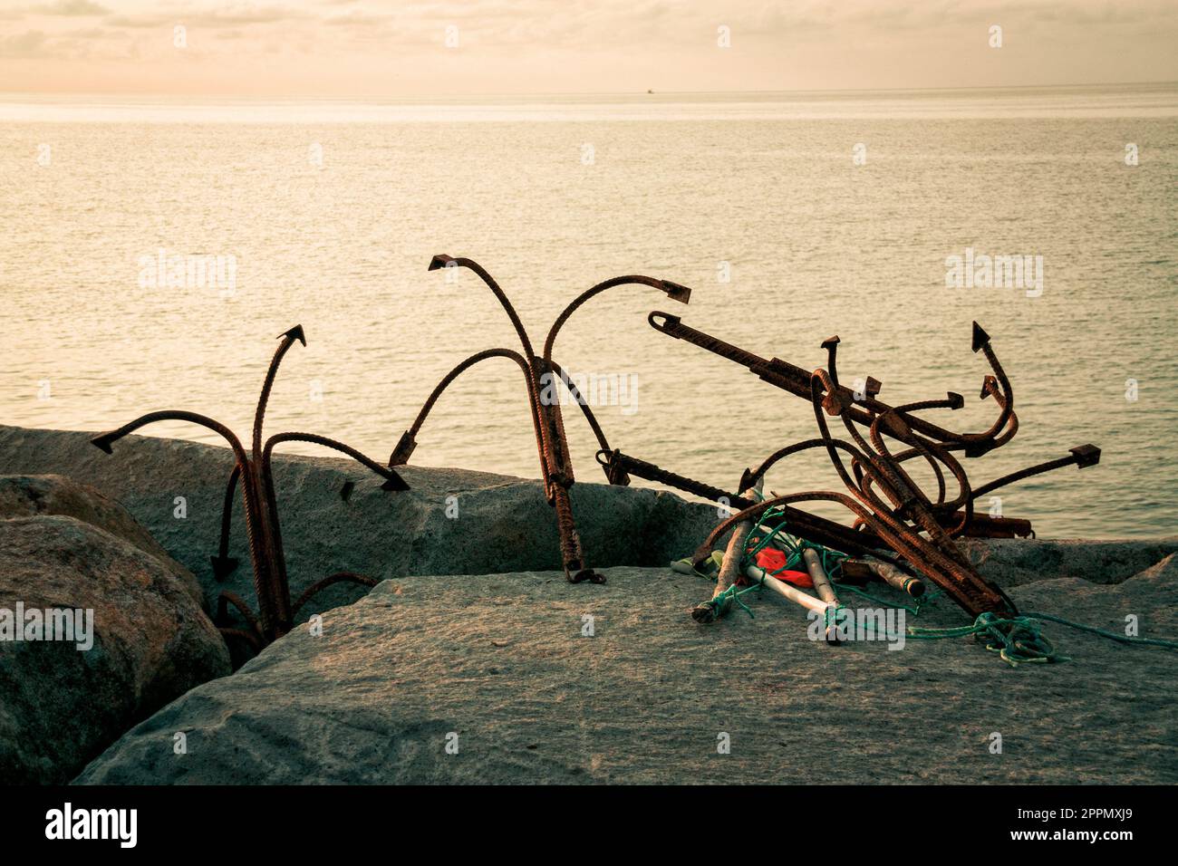Anchoring on beach hi-res stock photography and images - Alamy