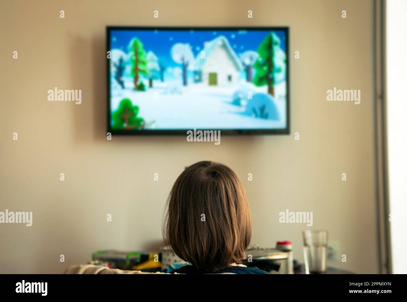 Little girl cartoon hi-res stock photography and images - Alamy