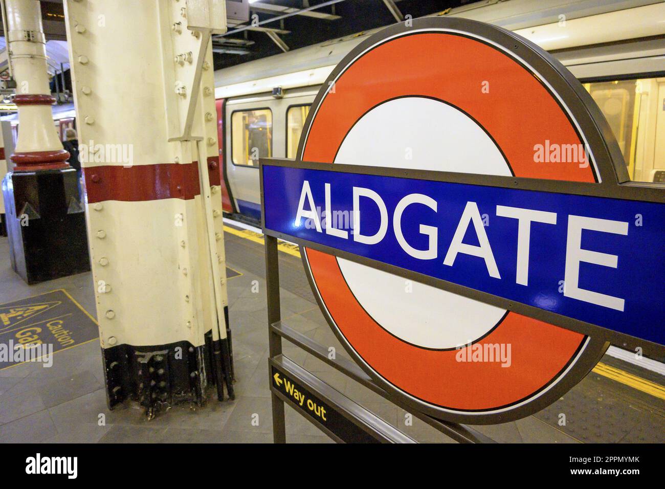 Aldgate london underground station hi-res stock photography and images ...