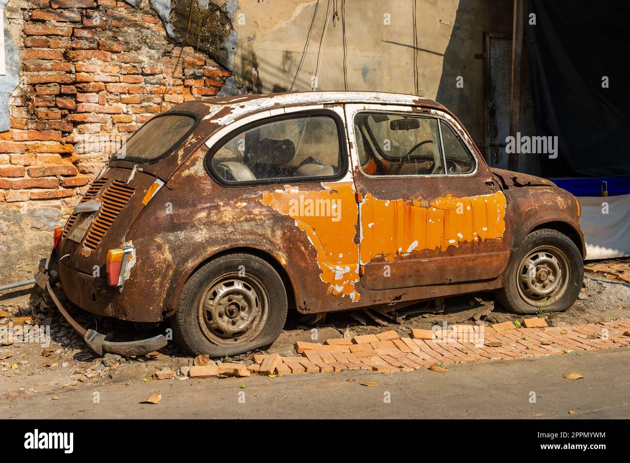 The famous Rusty Abandoned Fiat 500 in Talat Noi, Bangkok, Thailand ...