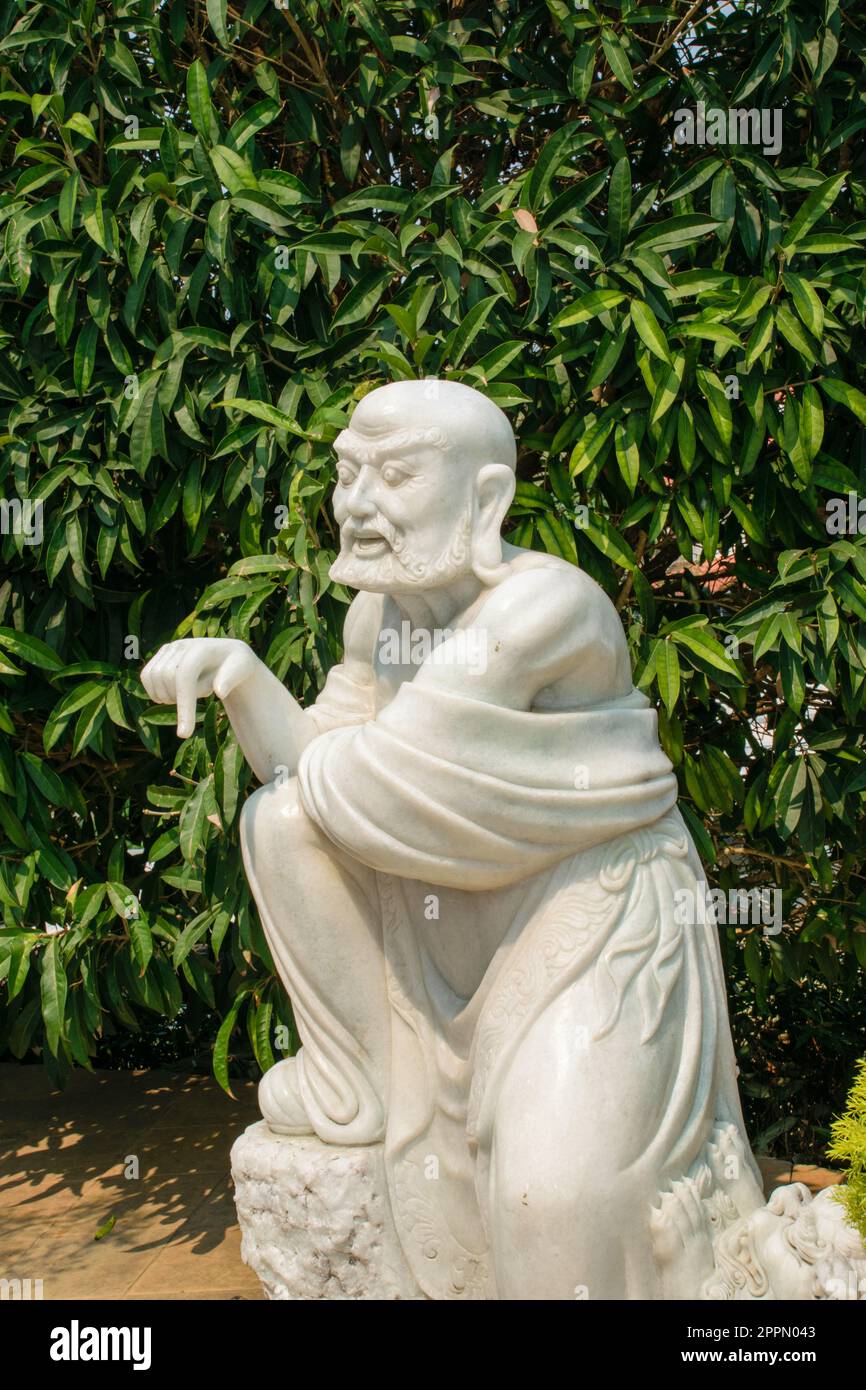Ancient white monk statue in Chinese temple wat Hyua Pla Kang Stock ...