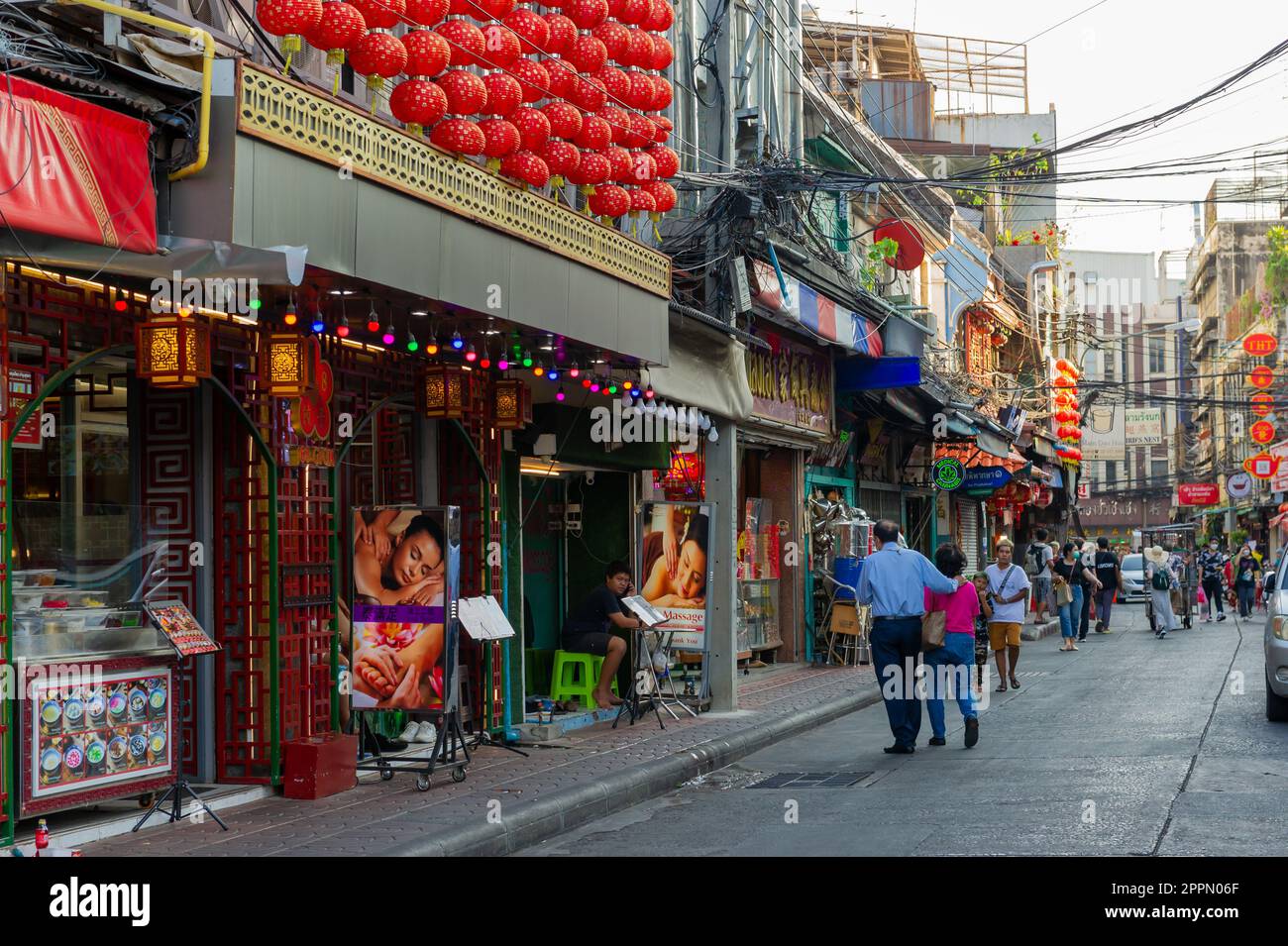 A Bangkok Chinatown Street Scene Stock Photo - Alamy