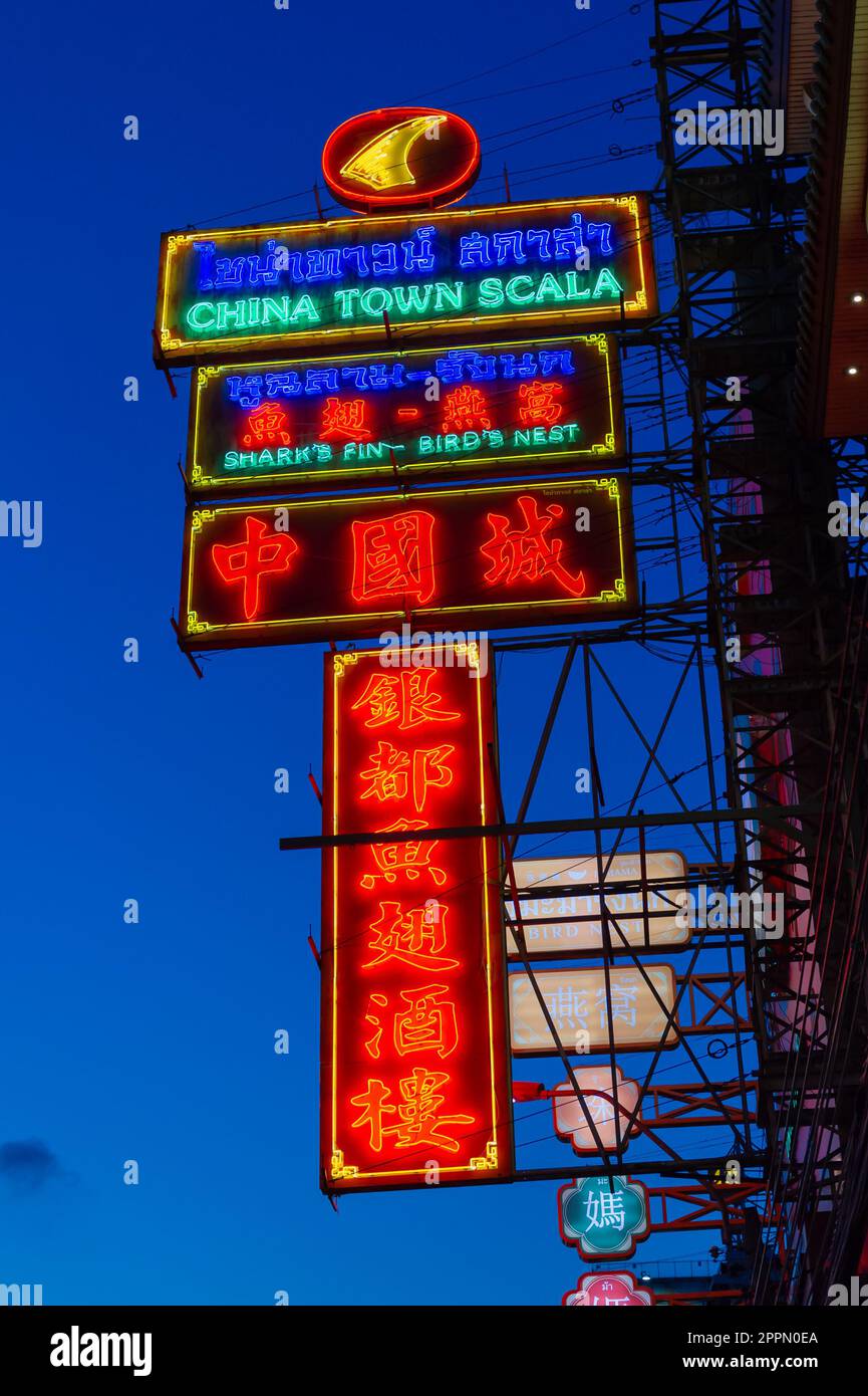 Neon signs at Bangkok Chinatown Street Market Stock Photo - Alamy