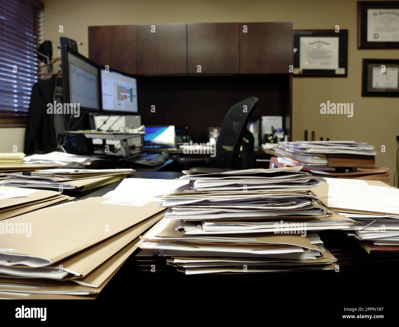 Messy office desk hi-res stock photography and images - Alamy