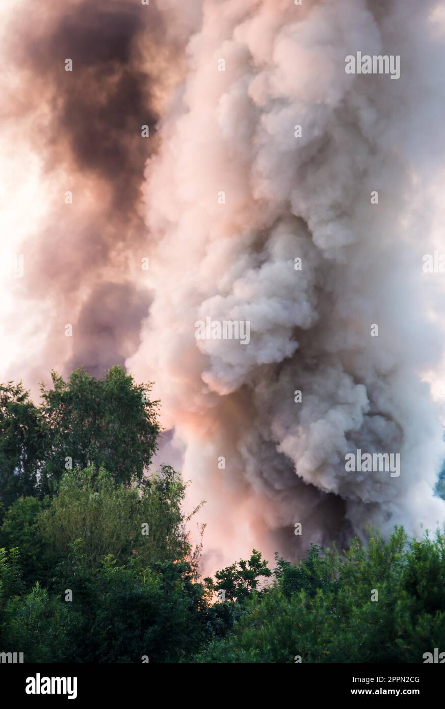 Dark smoke hi-res stock photography and images - Alamy