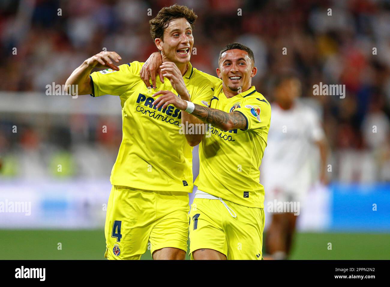 Pau Torres, Yeremy Pino of Villarreal during the La Liga match between ...