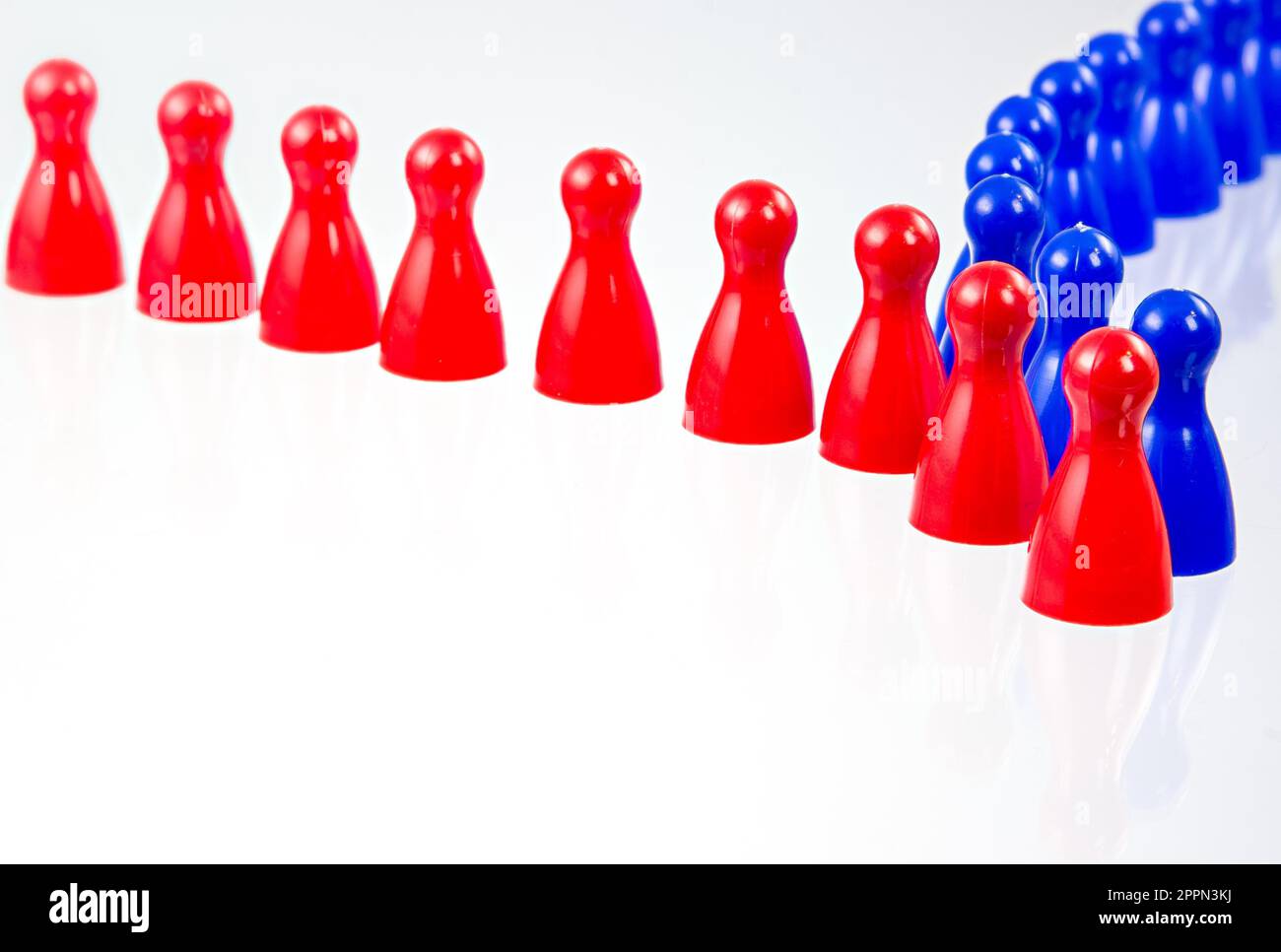 Two rows of pawns comming together and merge Stock Photo - Alamy Two rows of pawns comming together and merge Stock Photo - Alamy