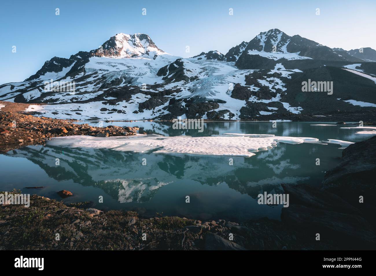 Elias mountains hike hi-res stock photography and images - Alamy
