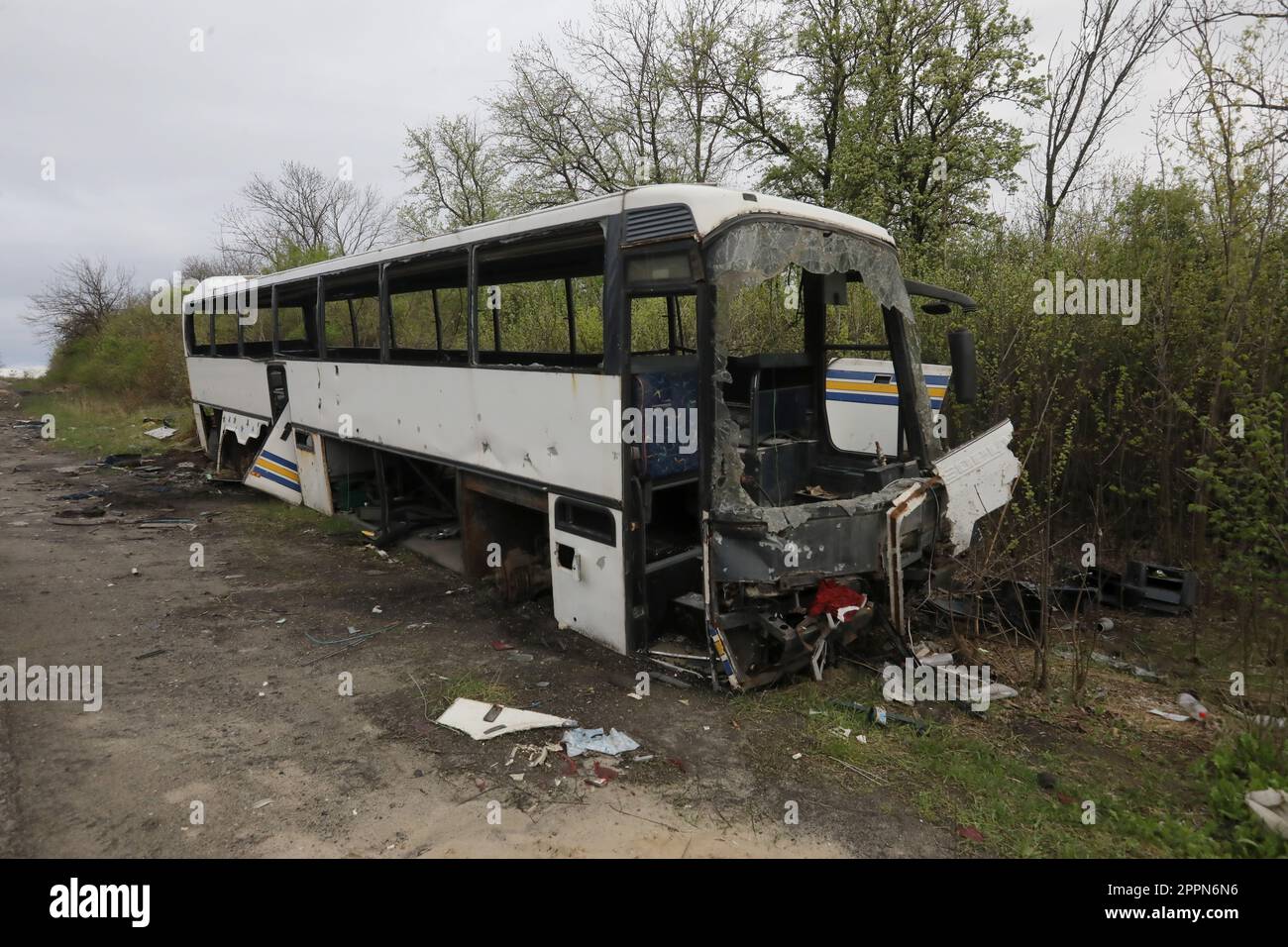 Destroyed bus hi-res stock photography and images - Alamy
