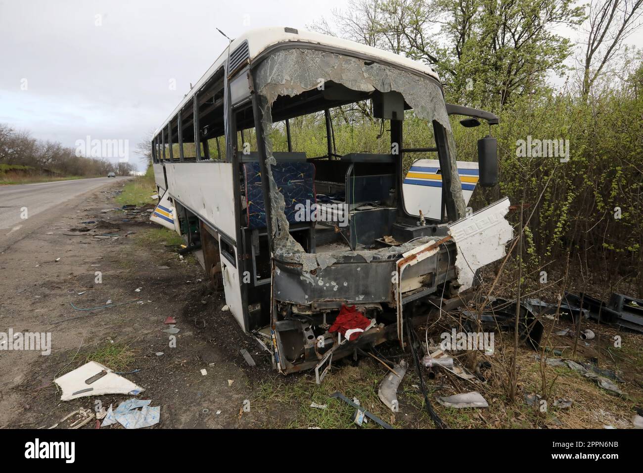 Destroyed bus hi-res stock photography and images - Alamy
