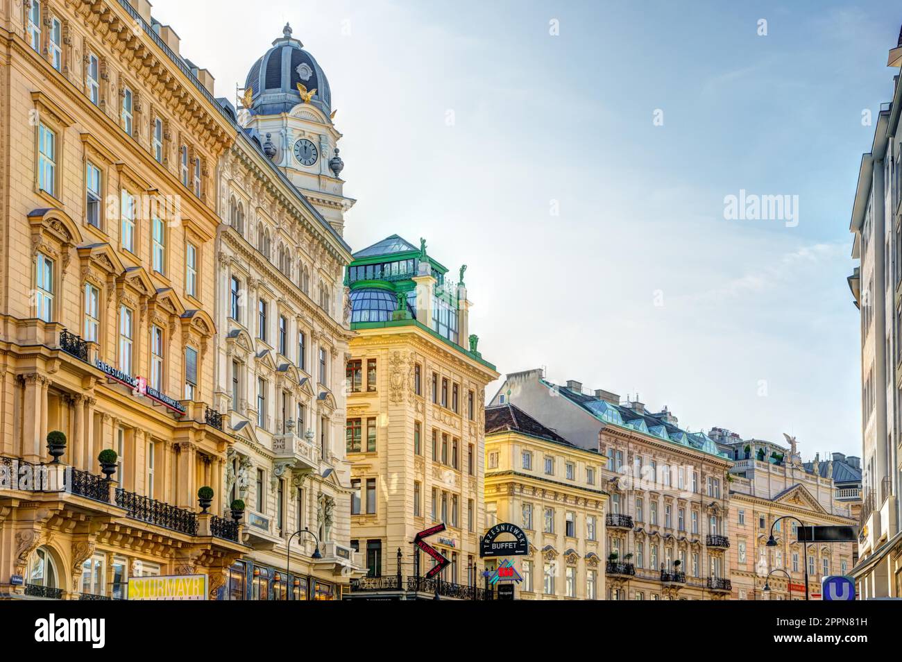 VIENNA, AUSTRIA - AUGUST 29: Historic buildings in the city center of ...