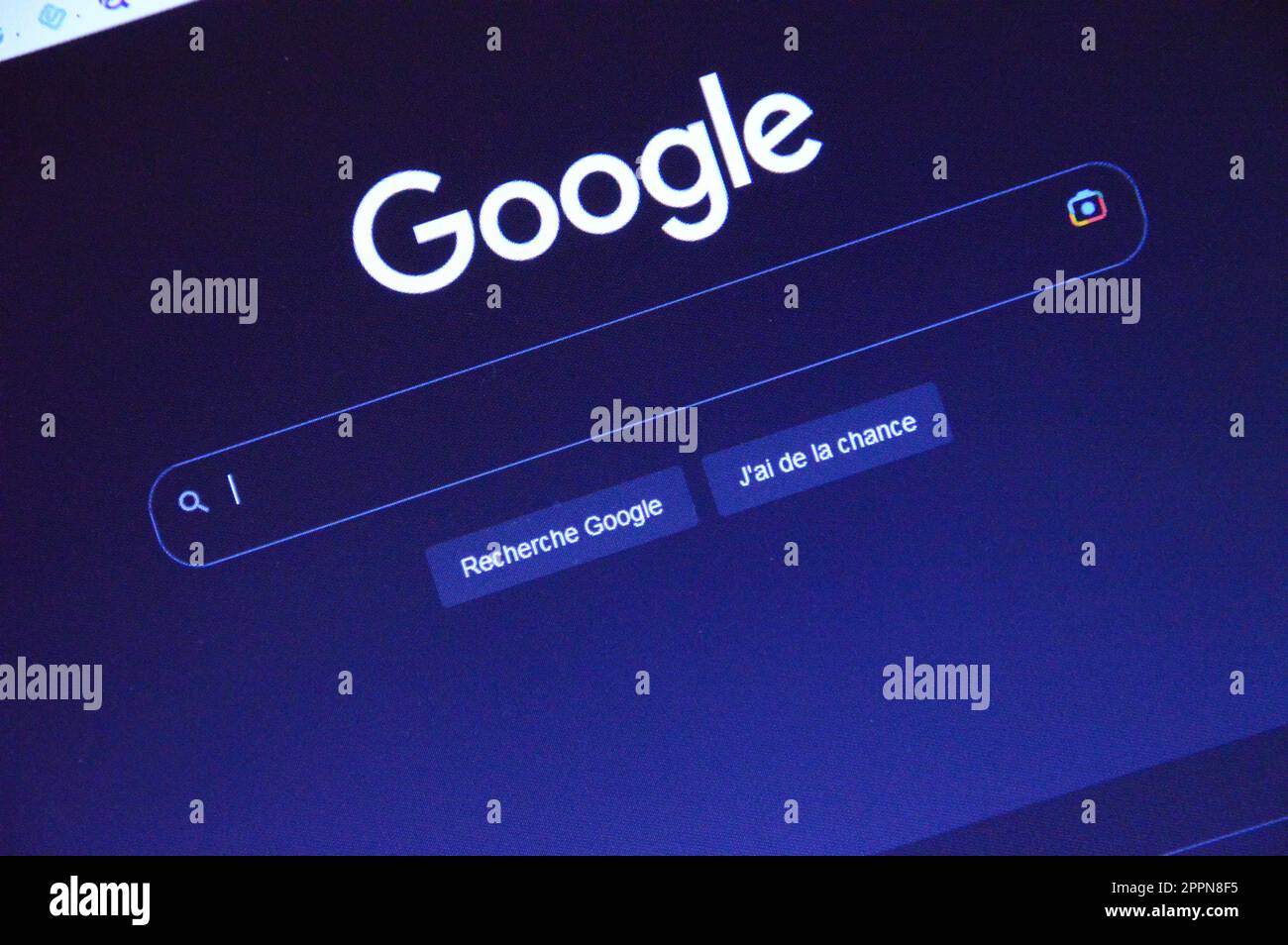 Google search bar with text and browser window Stock Photo - Alamy